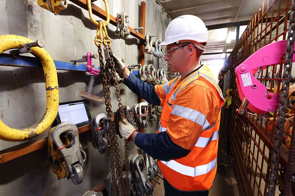 Product: Swivel Lifting Points, Metric Thread | Stenhouse Lifting